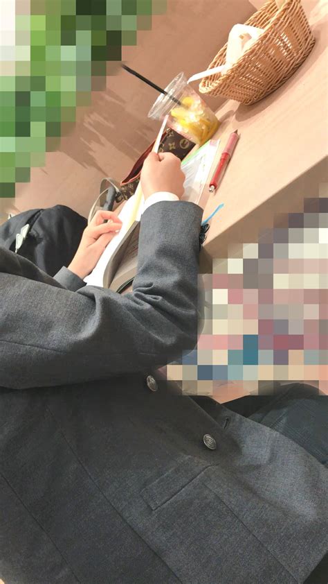【制服jk】さかさんぽ No 009 上は清純、下は阿婆擦れ！机の下は天国だった【顔無し】 あどくろ