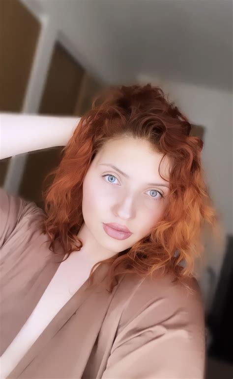 Sometimes I Forget I Have Curly Hair R Sfwredheads