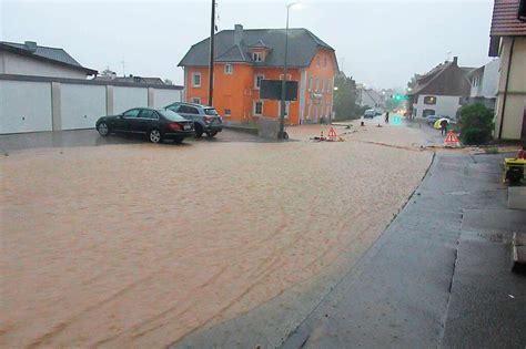 Hochwasser Und Überflutungen Nach Neuem Starkregen Im Südwesten