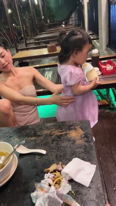 စိတ်ညစ်လို့ ဘီယာထိုင်သောက်နေတဲ့ ခလေးမေမေ Youtube