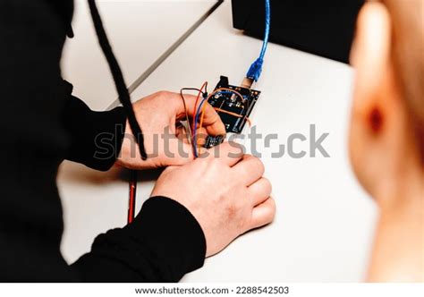 117 Imágenes Fotos De Stock Objetos En 3d Y Vectores Sobre Arduino Female Shutterstock