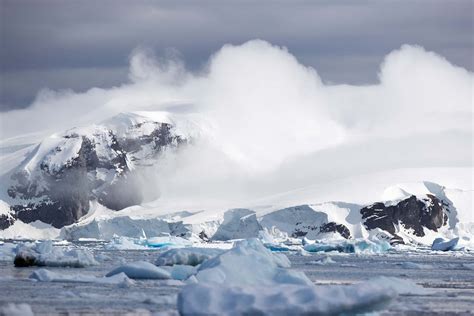 Cierva Cove Breathtaking Natural Phenomena On Display In Antarctica Discover By Silversea