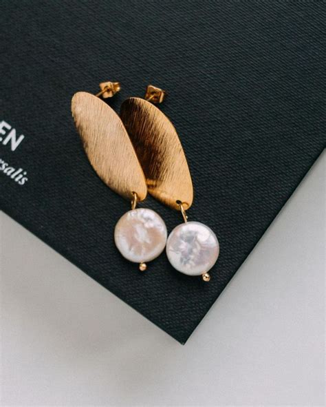 Чокеры и серьги ручной работы в Instagram «Золото и жемчуг не только сочетаются между собой но