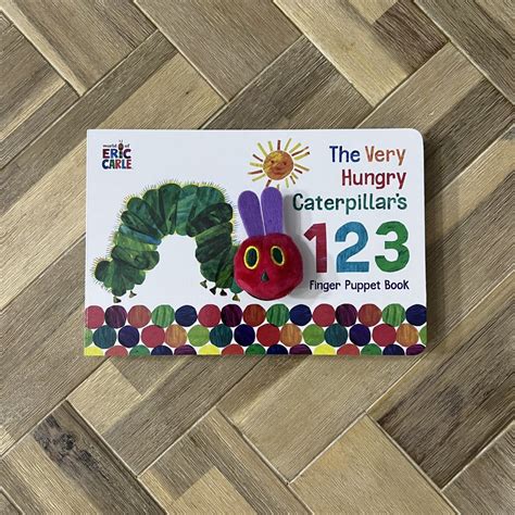 The Very Hungry Caterpillar Finger Puppet Book 123 Counting Book