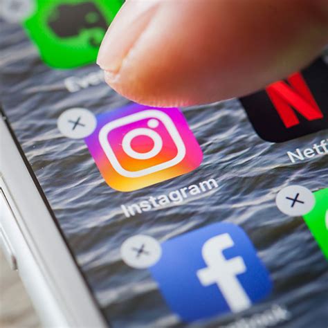 You NEED To Turn Off This Location Setting Right Now According To Security Experts SHEfinds