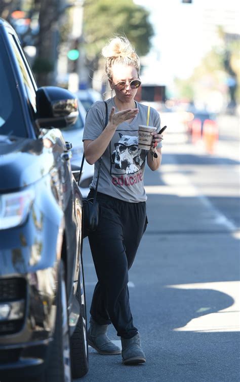 Kaley Cuoco Los Angeles January 22 2018 Star Style
