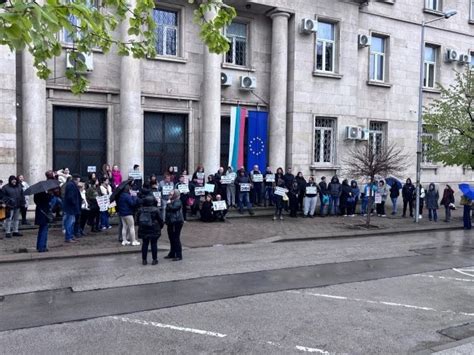 За да има промяна Десетки излязоха на протест във Враца срещу убийствата по пътищата снимки видео