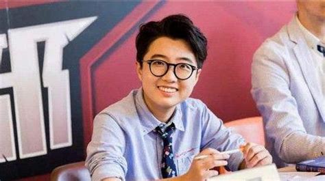 邱晨因言行不当退出社交平台，《奇葩说》其他五位冠军现状如何？邱晨奇葩说冠军新浪新闻