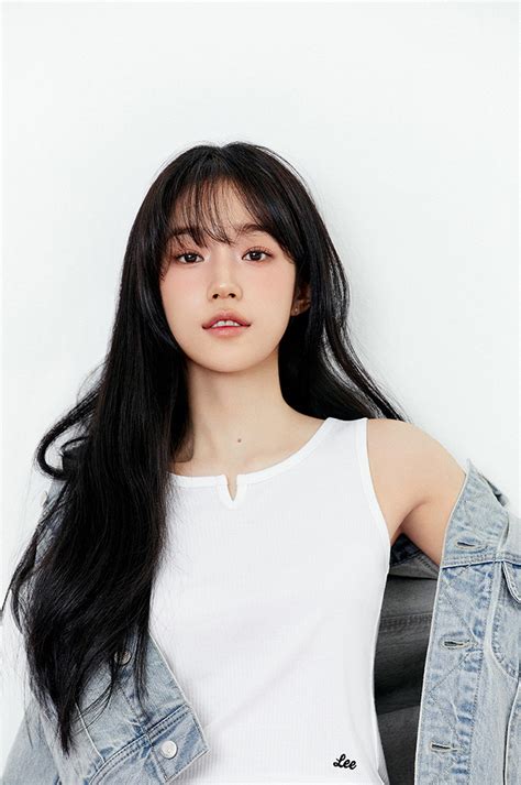 노윤서 민소매에 청청 순수한 청순미 가득 데님 셋업룩 뷰티는 내운명