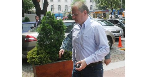 Фракция на БСП поиска оставката на Станишев