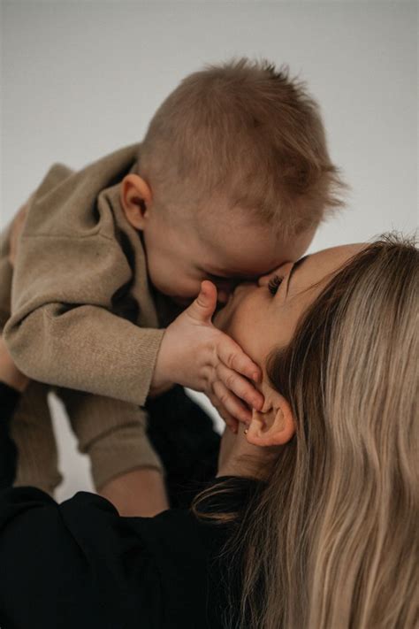 Мама и сын Фото матери с сыном Семейные фотосессии Семейные портреты