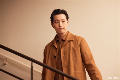 더 글로리 정성일 눈빛으로 완성한 절제 섹시→반전 장꾸미 [화보]