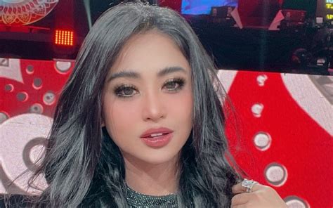 Ini Pesan Dewi Persik Untuk Saiful Jamil Yang Akan Bebas Dari Penjara Besok