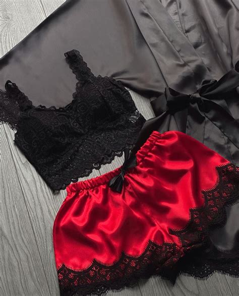 Одяг ️Нижня білизна Шовковий набір 😍 ️Топ з чашками ️Шорти на високій посадці ️Халат з поясом