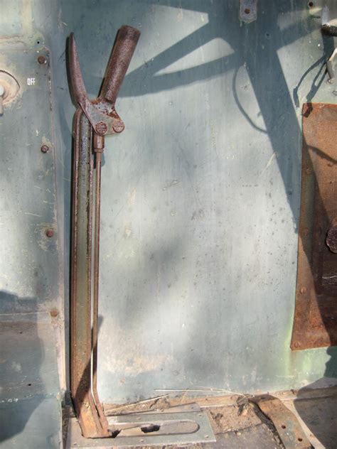Johnson Motorized Bar