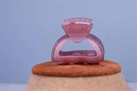 Краб заколка для волос розовый — цена 80 грн в каталоге Заколки Купить товары для красоты и