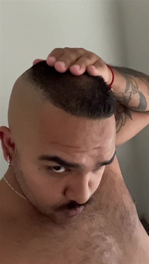 Rubbing The Strip Thisvid Com