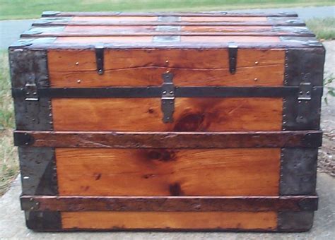 704 Restored Antique Trunks For Sale Dome Tops Humpbacks Flat Tops