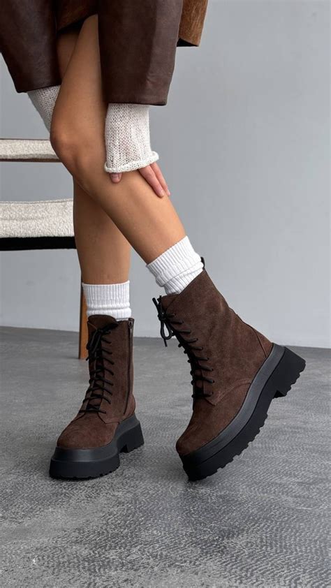 ЖІНОЧИЙ ОДЯГ ️ВЗУТТЯ Поповнили розміри Код 11713 Зимові черевики колір ЧОРНИЙ НАТУРАЛЬНА