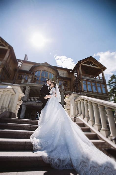 Pin by ML on D | Wedding photography poses, Wedding dresses unique ...