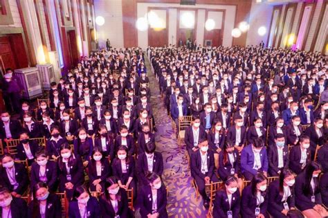 អ្នកឧកញ៉ា ឡេង ណាវ៉ាត្រា រៀបចំកម្មវិធីជួបជុំអាហារសាមគ្គី