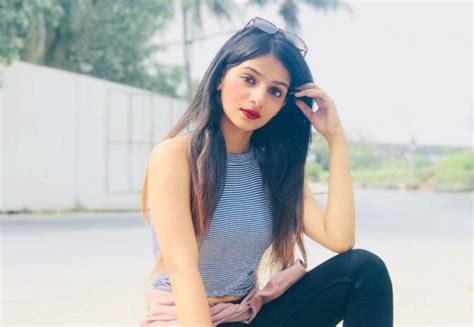 8 hot sexy bhavi mewada bikini pics