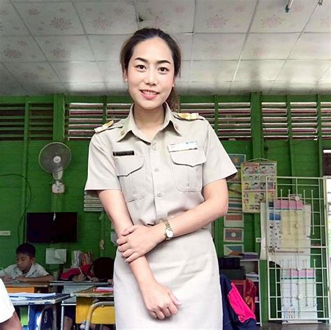 เปิดชีวิต ครูอุ้ม ยอมเสียสละ ทิ้งความสบาย กระทั่งความรักของเธอ เพื่อสอนหนังสือเด็กๆในถิ่นทุรกันดาร