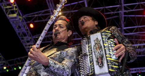 Iniciaron los preparativos para el concierto de Los Tigres del Norte en el Zócalo de la CDMX