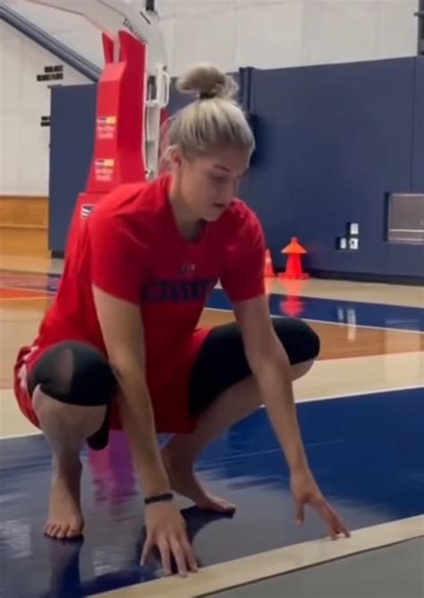 Elena Delle Donnes Feet