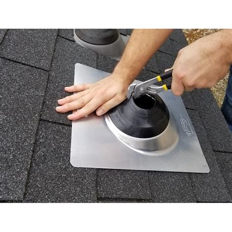 Ips Roofing Products 4in1 1 1 4 In To 4 In X 16 In Black Aluminum Vent