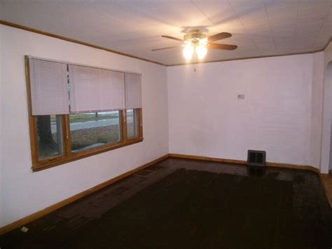 3 Bedroom Home With Washerdryer Hook Up House Rental In Clinton In