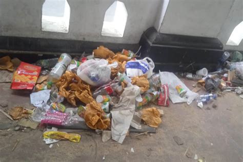 Kandy Esala Perahera Leaves Behind 250 Tons Of Garbage