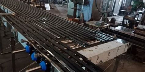 Roller Assembly Conveyor For Automotive Industry Production Capacity 50 Kg Feet At ₹ 18000