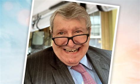 Michael Bowes Lyon Of Glamis Cousin Of Late Queen Dies Aged 83