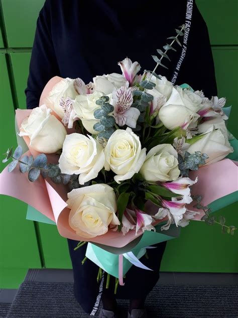 Pin By Белькова Наталья On Букеты Bouquet Floral Floral Wreath