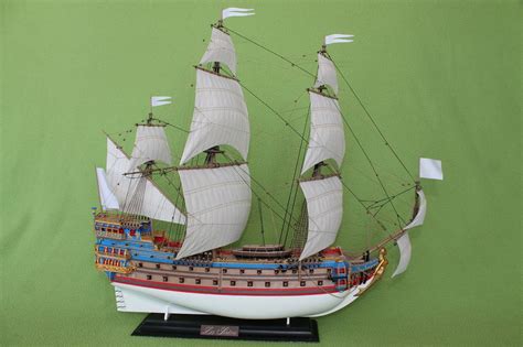 Сирена — Каропка.ру — стендовые модели, военная миниатюра