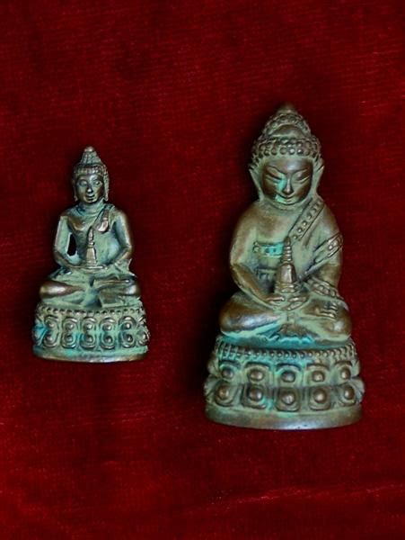 ประมูล พระกริ่งพระชัยวัฒน์เศรษฐีล้มลุก เนื้อนวะ รุ่นแรก พระล้านนา คอม เว็บ พระเครื่อง พระบูชา