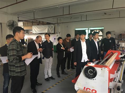 喷绘360公司新购入切割机培训会 喷绘360