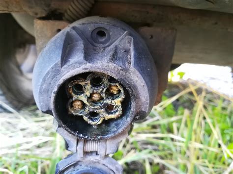 Проводка фаркопа. Снятие для ремонта — Jeep Grand Cherokee (ZJ), 5,2 л ...