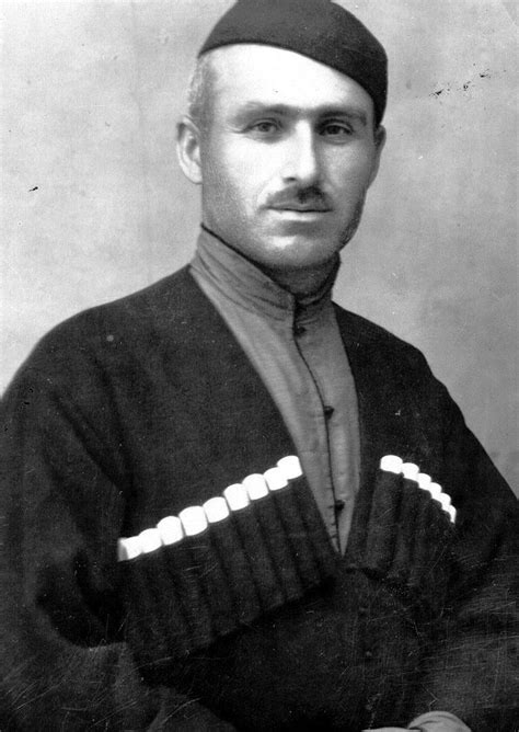 ფირუზ მახათელაშვილი დაიბადა 1914 წელს თელავის რაიონის სოფელ კურდღელაურში გლეხის ოჯახში 1936