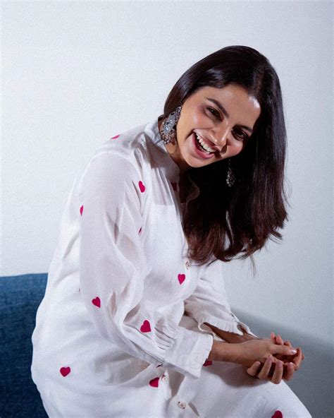 Nikhila Vimal Photos Tamil Actress Photos Images Gallery Stills