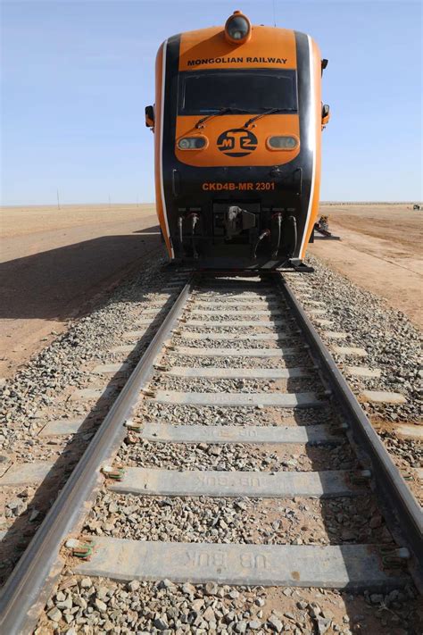 Экспортын шинэ гарц болох Зүүнбаян Ханги чиглэлийн төмөр замын бүтээн байгуулалт эхэллээ