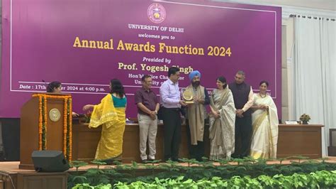 Received Best Website Award At Annual Awards Function Of University Of Delhi Sri Guru Gobind