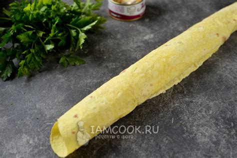 Рулет из лаваша с икрой мойвы — рецепт с фото пошагово