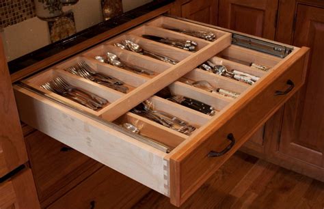 Выдвижной ящик своими руками: этапы его сборки + 30 фото