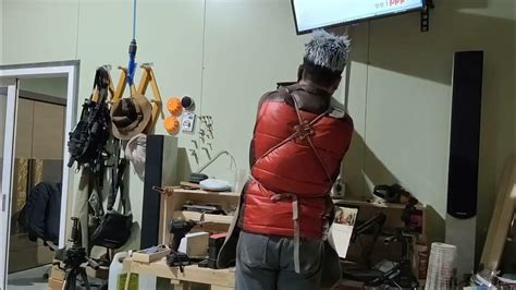 작업장 벽에 듀얼 모니터 설치 작업 했어요 Youtube