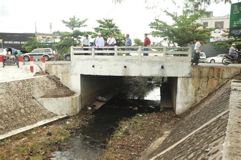 ကချင်ပြည်နယ် သယံဇာရေးရာဝန်ကြီး မြစ်ကြီးနားမြို့တွင်း မိုးရာသီရေဝပ်တင်ကျန်မှုနှင့် ရေကြီးရေလျှံမ