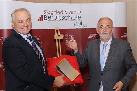 Große Abschiedsfeier In Der Siegfried Marcus Berufsschule Siegfried Marcus Berufsschule