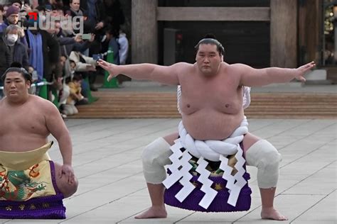 Япон Сүмо бөхийн улирлын нээлт боллоо