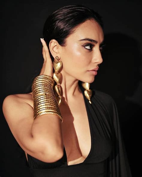 Surbhi Jyoti Hot Cleavage Exposed In Bare Back Outfit Glamsundari In